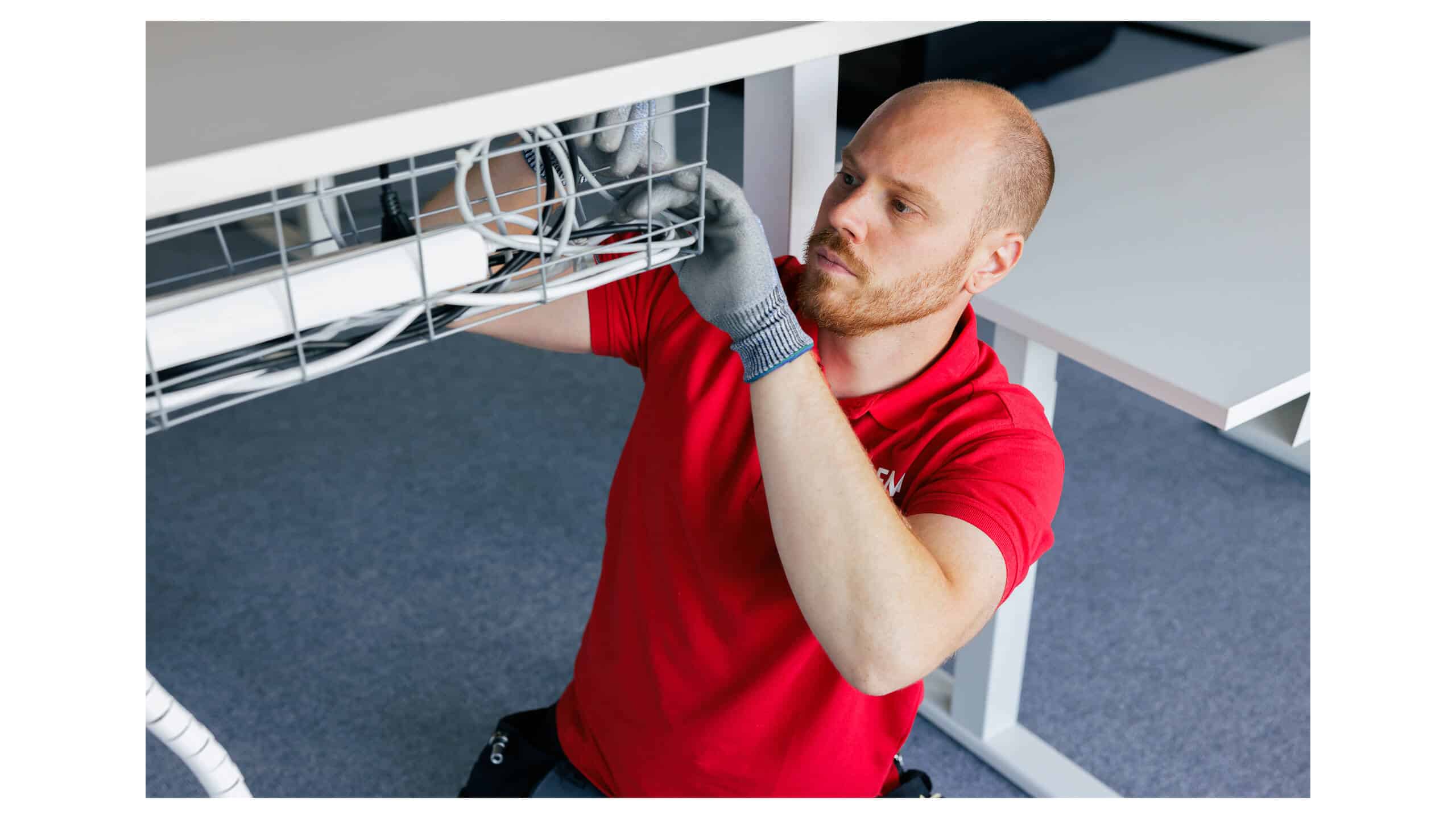 Furniture installation and wiring of workstations - Niemi